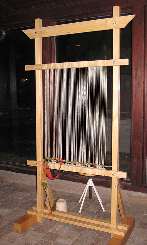 Wiesensalat: Earth Loom für den Urban Yarning Tag