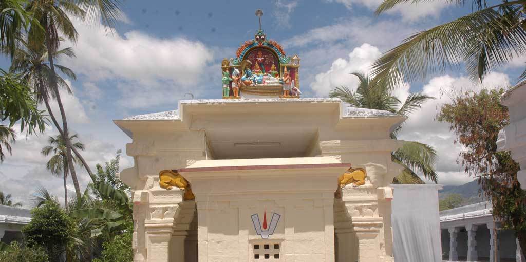 Tamilnadu Tourism: Neelamaninathar Temple (Kariamanicka Perumal Temple ...