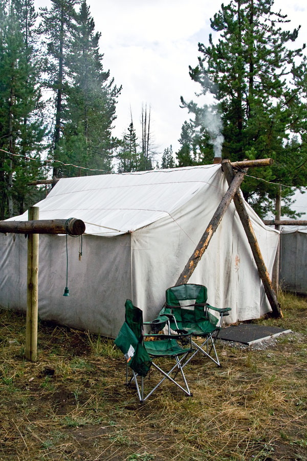 'Round the Chuckbox: Cooking in a hunting camp