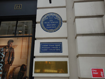 Number One London: THE WELLINGTON TOUR: ST. JAMES WALK