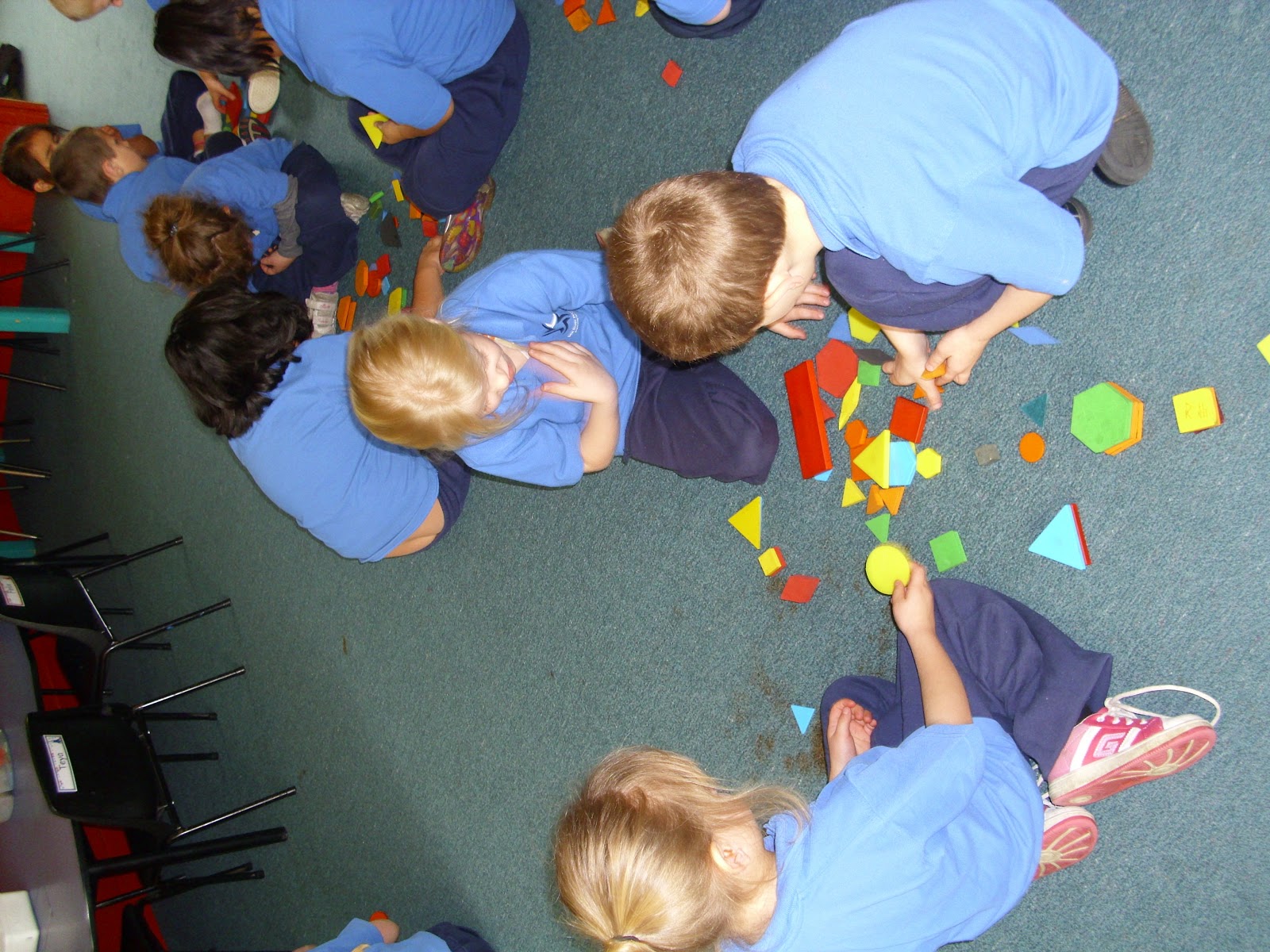 Room 2 New River Primary: Developmental Maths- Sorting shapes into groups