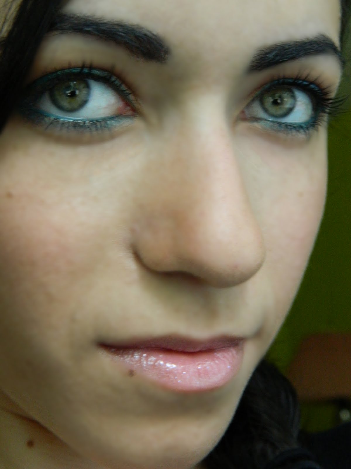 Makeup and Art Freak: Brown Lid, Colored Liner How To