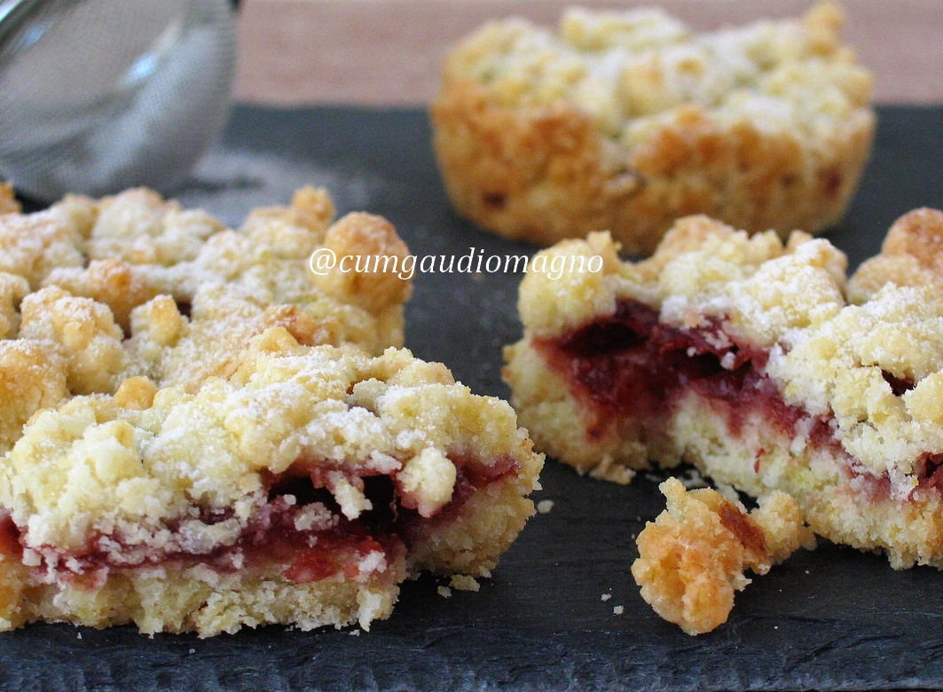 Cum Gaudio Magno: Crostatine sbricioline ai mirtilli rossi