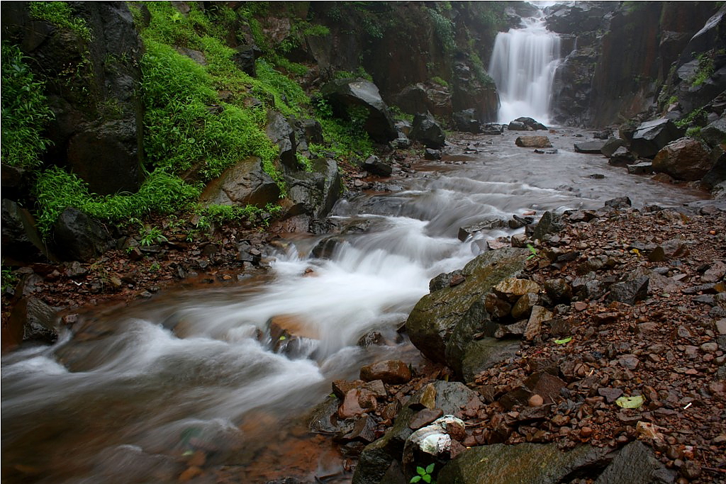 To Infinity And Beyond: Bhor-Varanda Ghat-Raigad