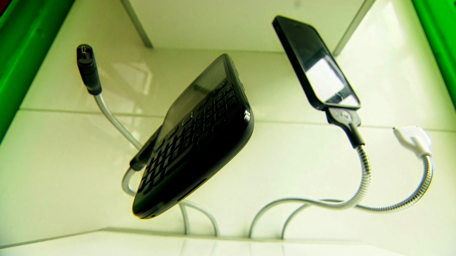 The Flying Tortoise: London Turns Its Iconic Red Telephone Boxes Into ...