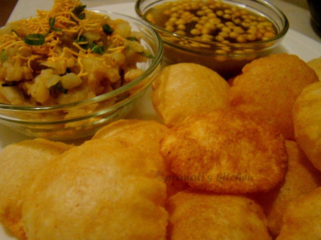 Delicious Recipes 4m Pranati's Kitchen: Gupchup/ panipuri/ golgappa