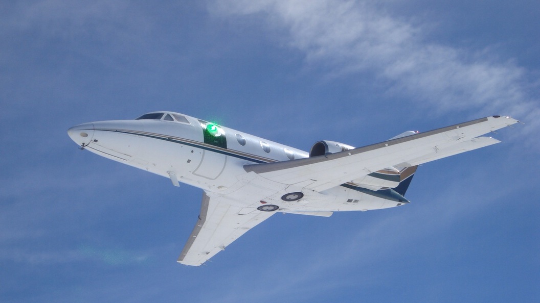Lockheed 360 degree laser turret compensates for supersonic air ...