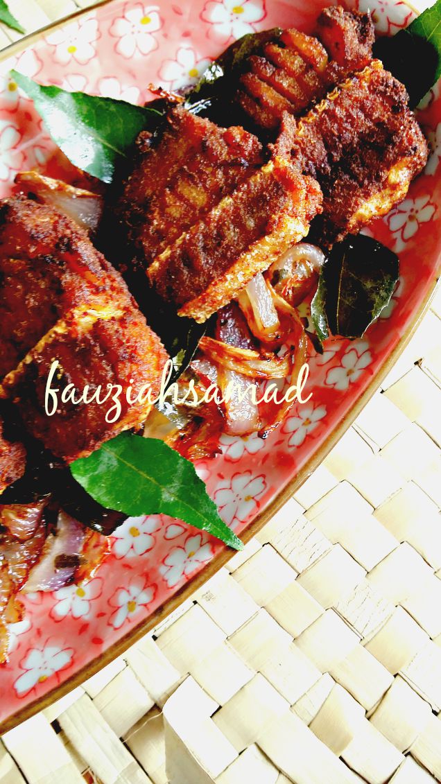 Tetapi rasa Ikan Pari Goreng Berempah memang sedap. Arwah Bonda hanya ...