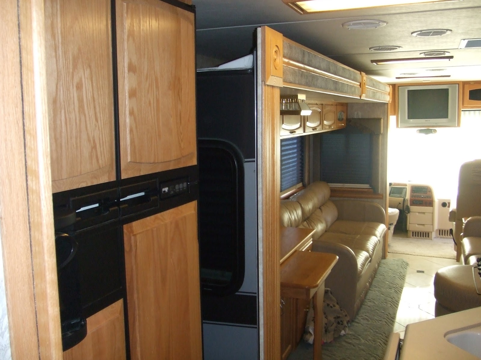 Dizzy's Wanderings & Wonderings: RV interior with slides in.