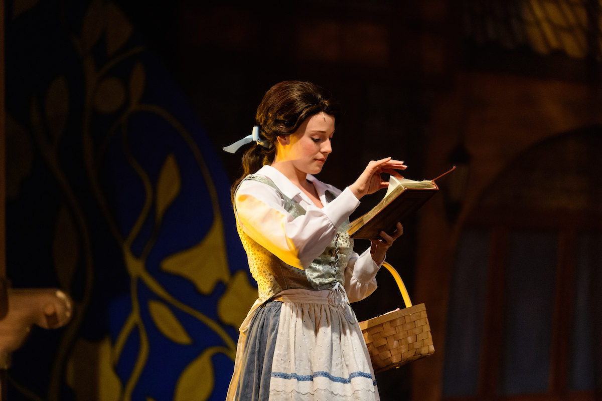 Media Theatre News!: FIRST LOOK PHOTOS: DISNEY'S 'BEAUTY AND THE BEAST ...
