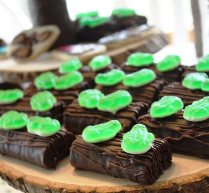 Gourmet Mom on-the-Go: Frogs on a Log