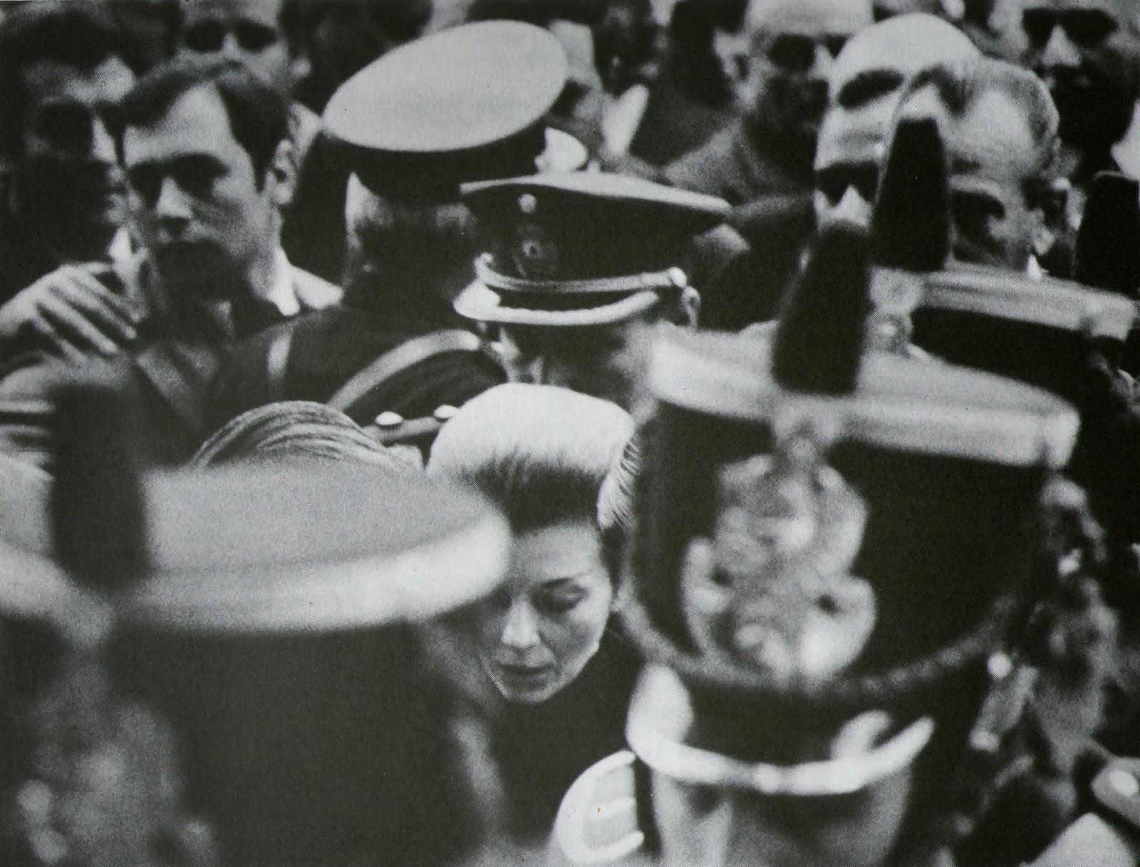 LUIS TRIMANO - Arte Gráfica: SARA FACIO - Funeral de Juan Domingo Perón