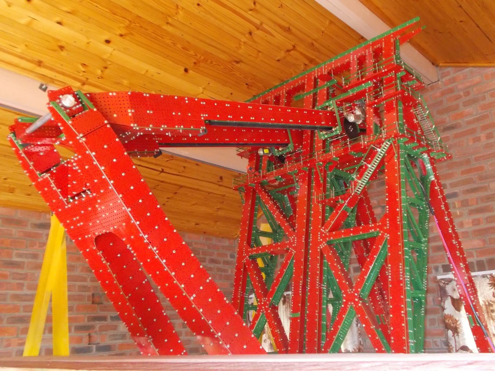 Mighty Meccano Marion 6360: Follow the construction of this ultra-large ...
