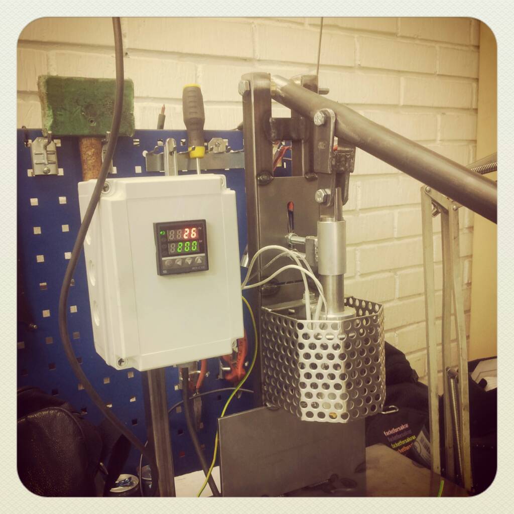 MICKETRONIC: DIY injection mold machine part 4 THE MACHINE