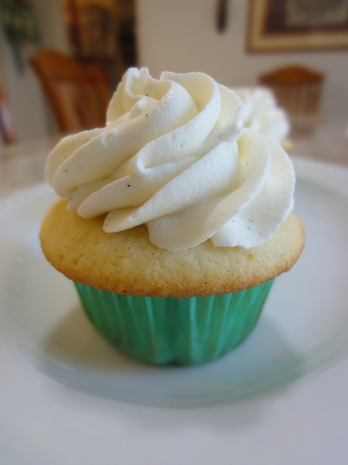 Blog as you Bake: Vanilla Bean Cupcakes