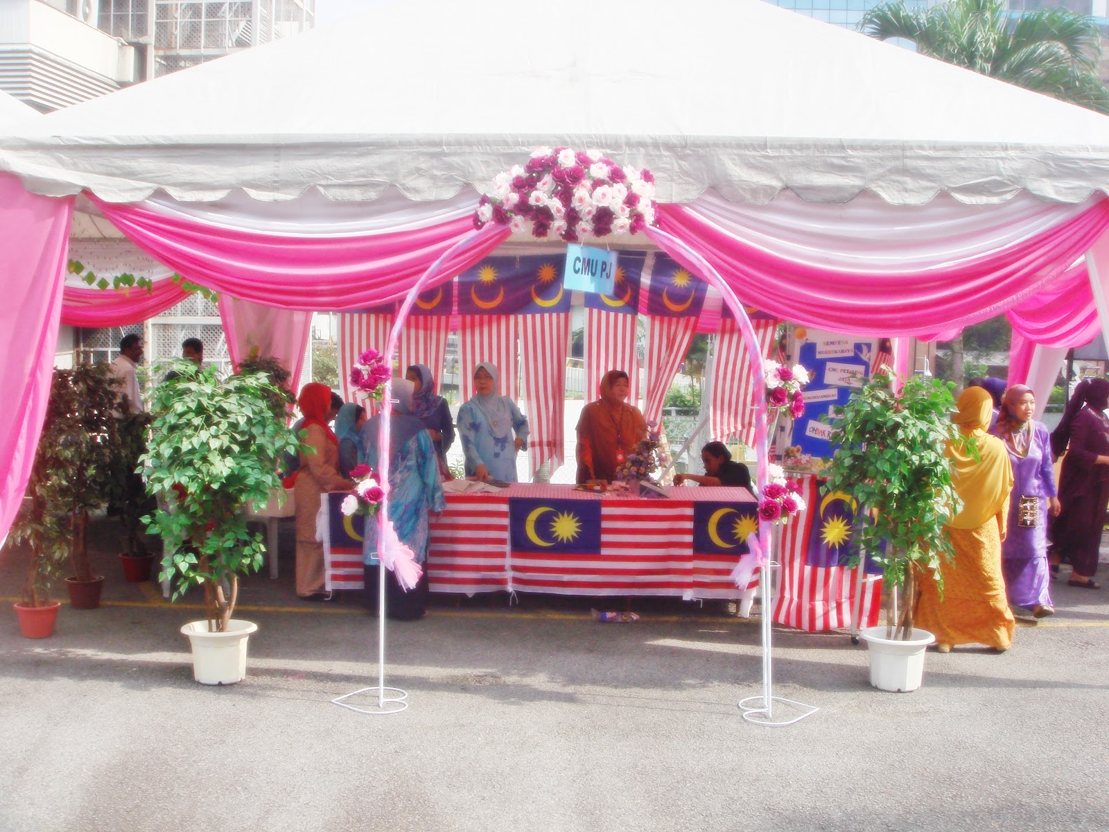 hiasan khemah jamuan hari raya - Ruth Taylor