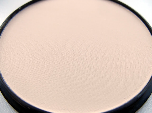 MAYBELLINE NEW YORK New Matte Maker Mattifying Powder.Review Swatches ...