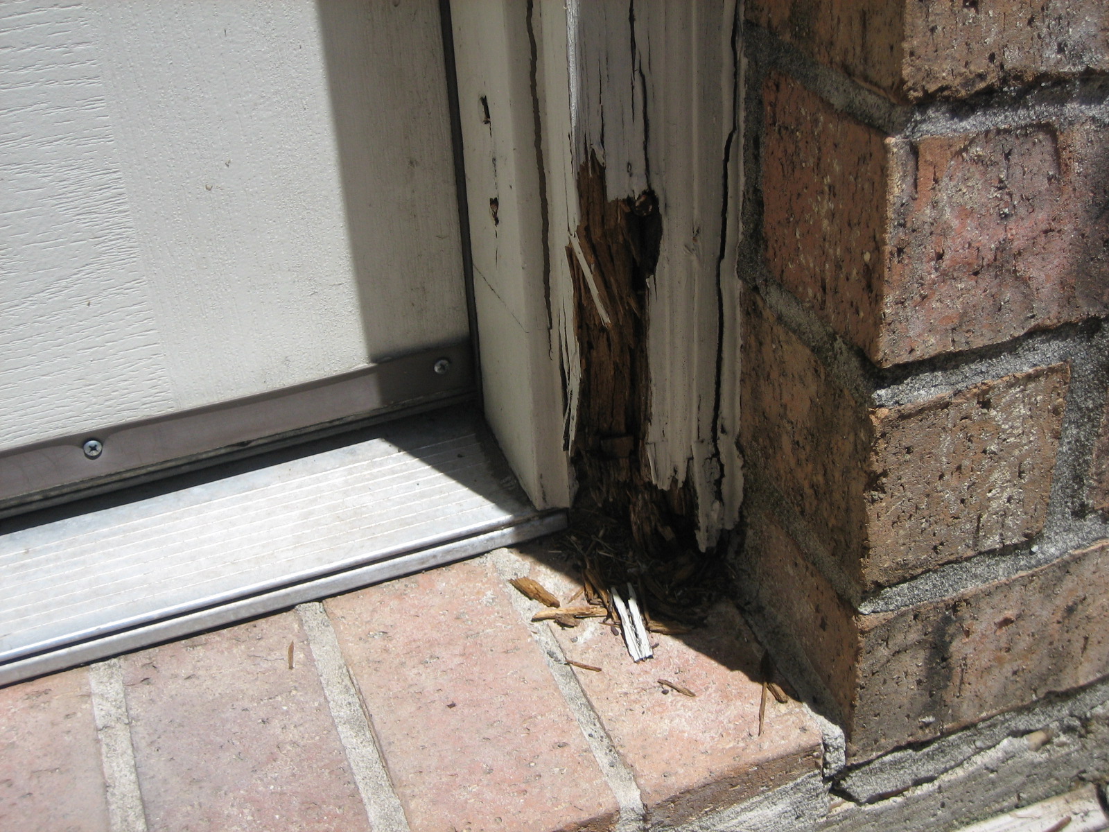 Houston and Gutters: Seamless Gutters and Your Options