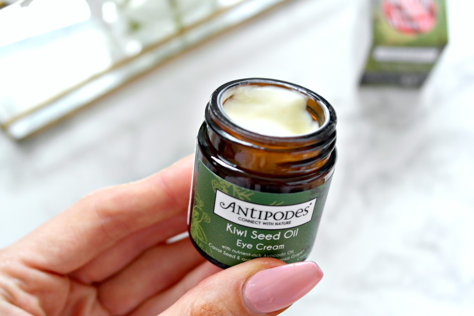 The Amazing Antipodes Divine Face Oil & Antipodes Kiwi Seed Oil Eye ...