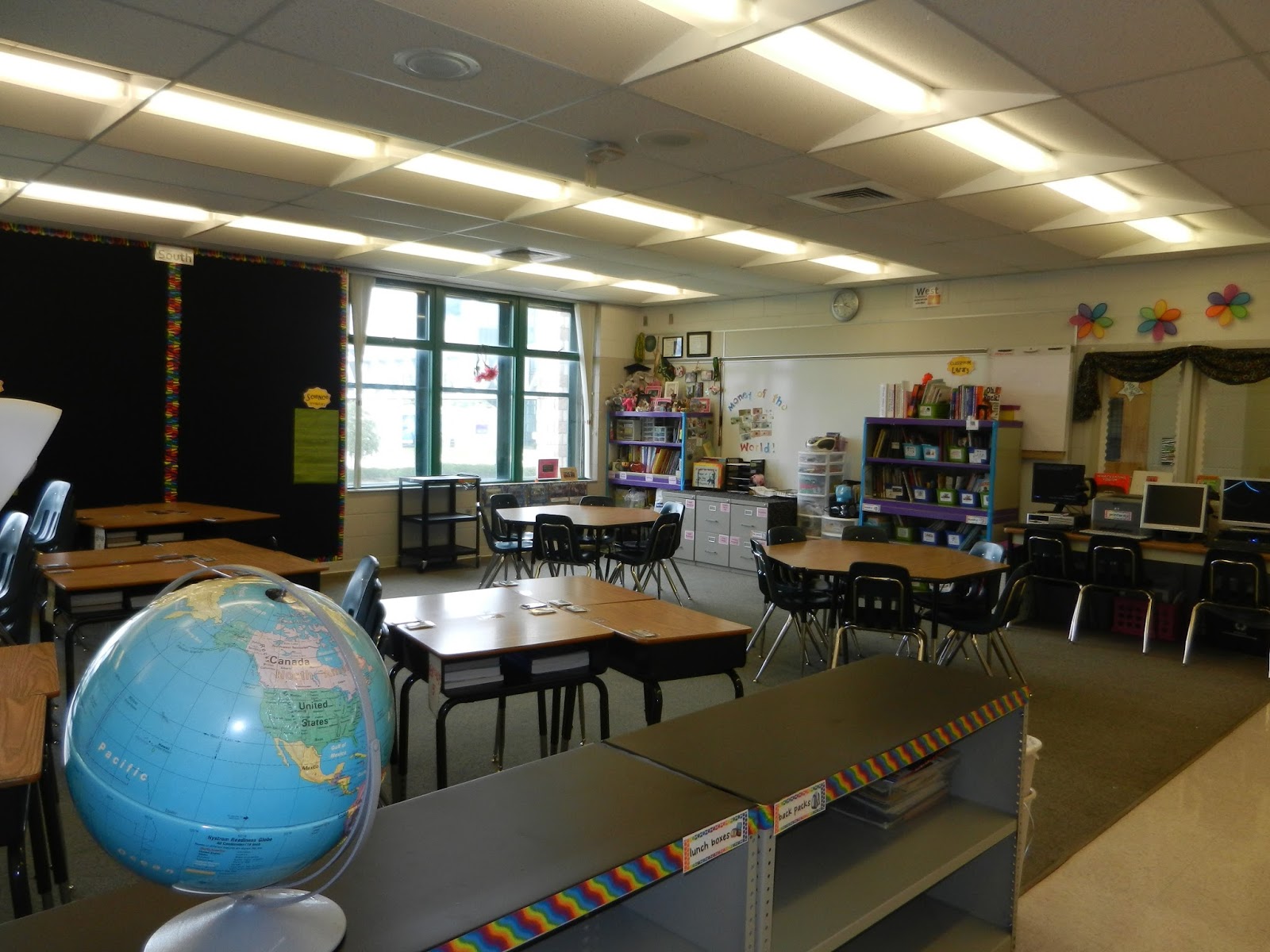 24-7 Teacher: Classroom Tour with Bright and Happy Colors!!! - Part 1