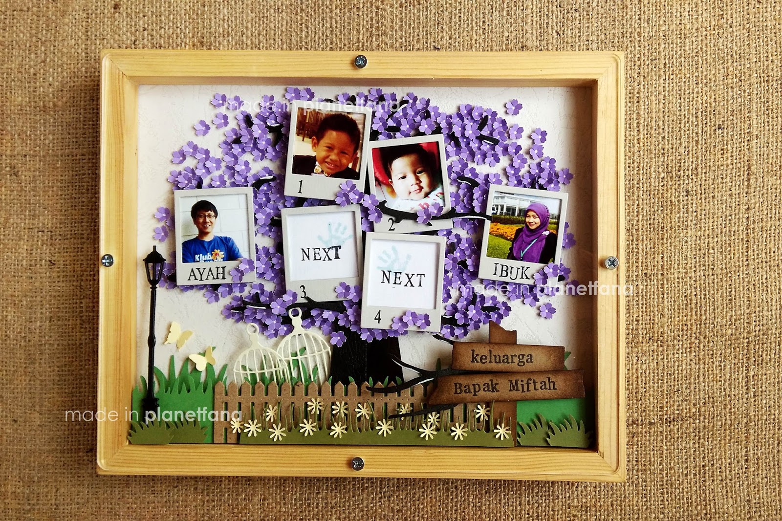 scrapbook frame #104 - made in planetfana