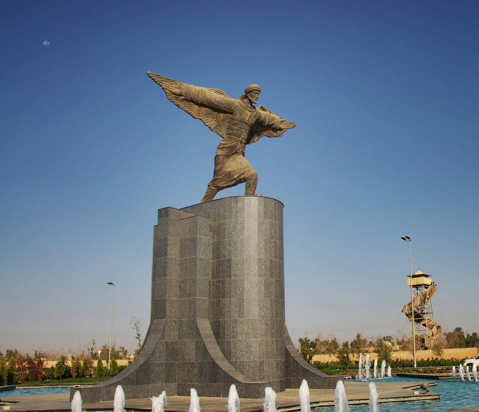 Biografi Abbas Ibn Firnas (Manusia Pertama Yang Berhasil Terbang ...