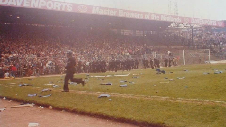 Football Hooligan Pictures: TWENTY PICTURES: Birmingham v Leeds riot 11 ...