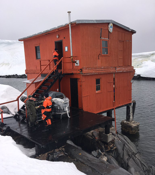 Antártida Argentina: Buque militar británico inspeccionó la base ...