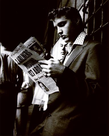 Belle's Bookshelf: Reading Icons: Elvis Presley