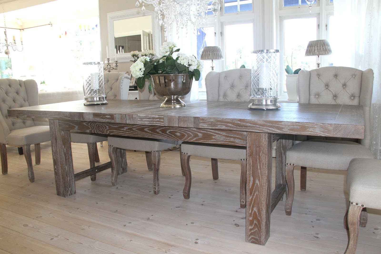 Villa Smaragd: Importmøbler