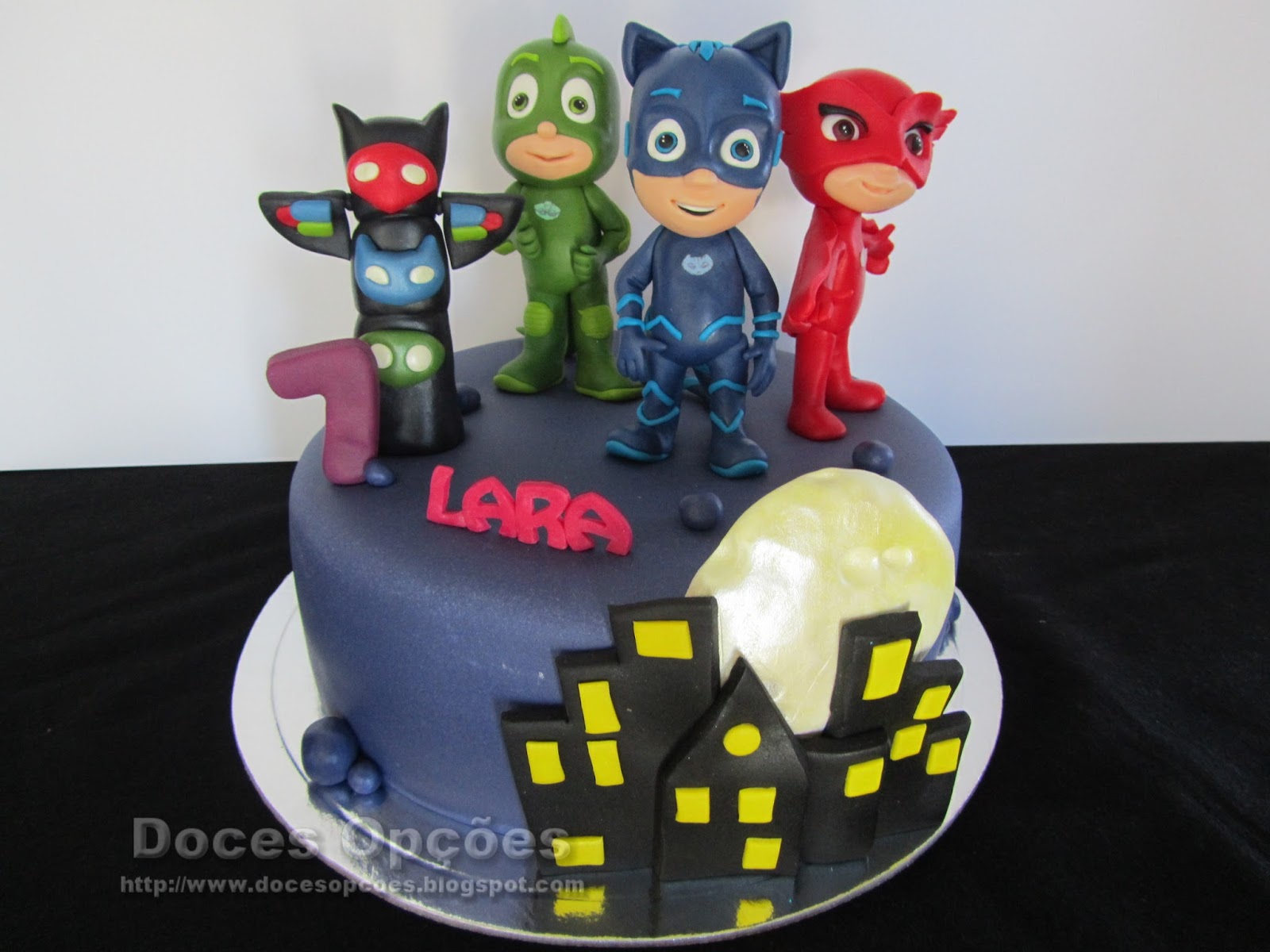 Doces Opções: Bolo de aniversário PJ Masks