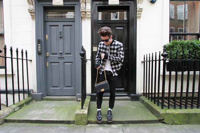 Men with handbags: Men Carrying Chanel Boy Bag