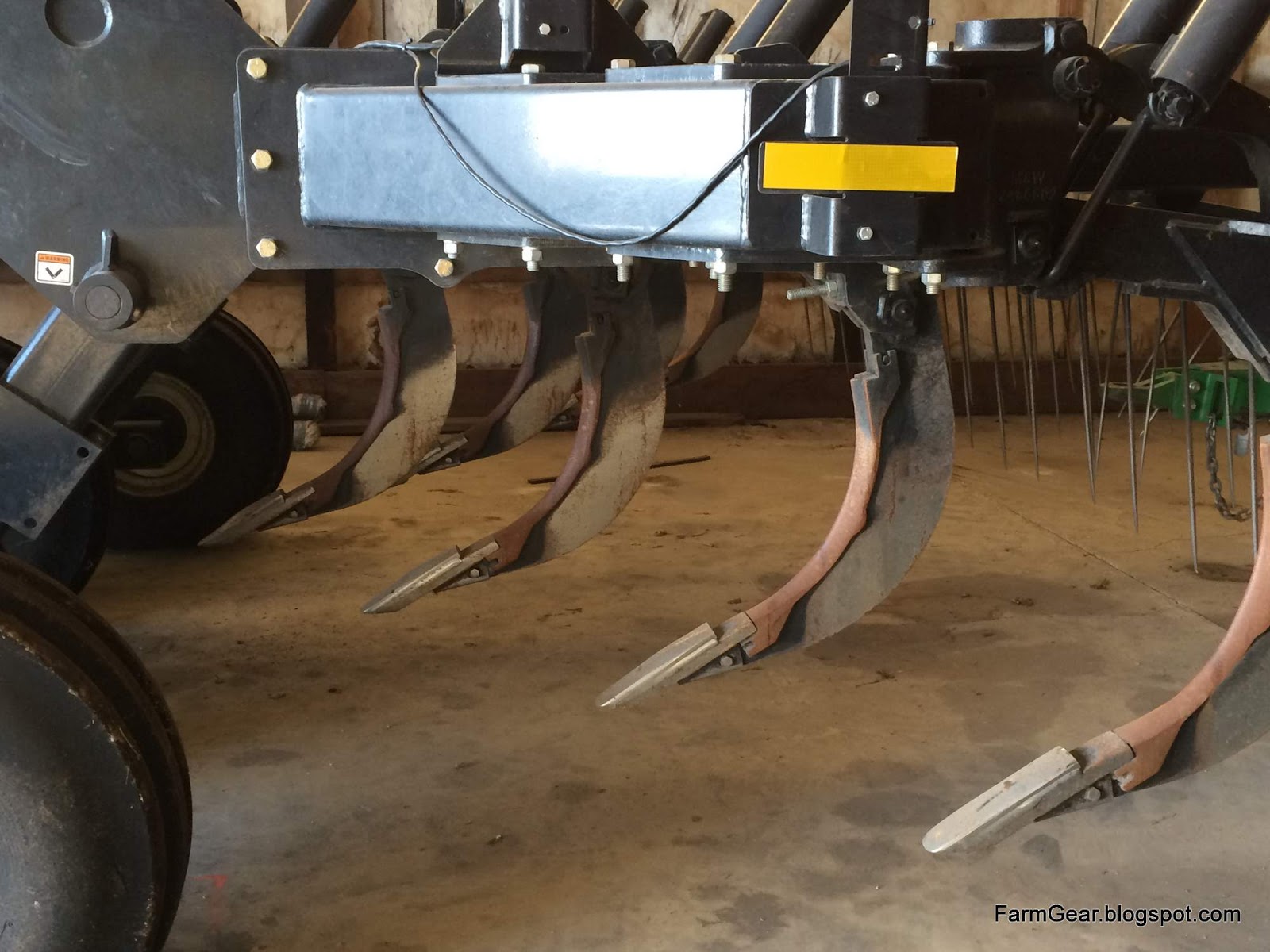 M&W 1700 Earthmaster Disc Ripper