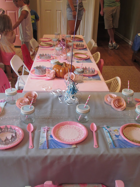 Creative Little House: Pretty Party for Cousin Claire