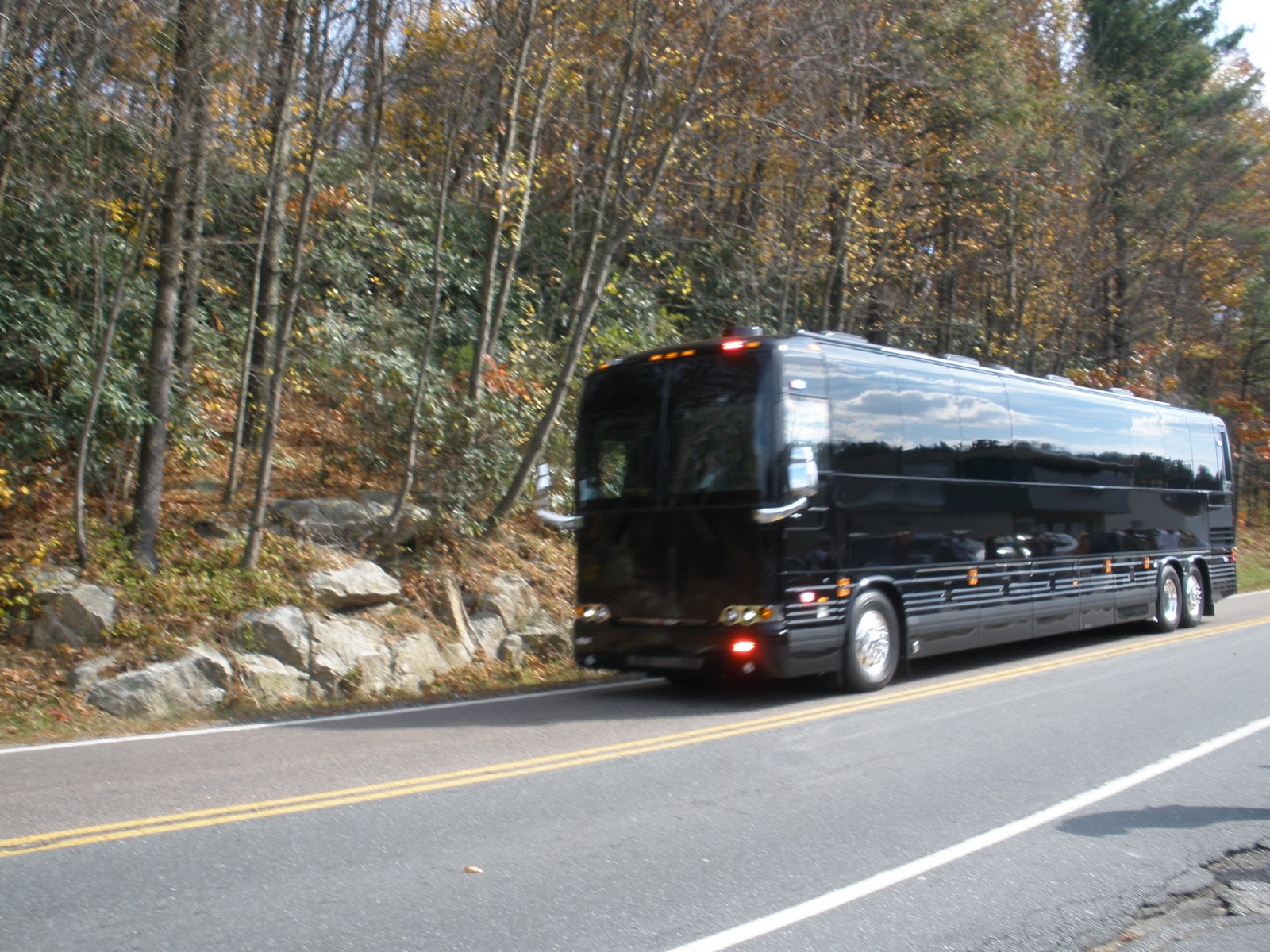 Zoe Nelson -- Artwear: POTUS Bus!