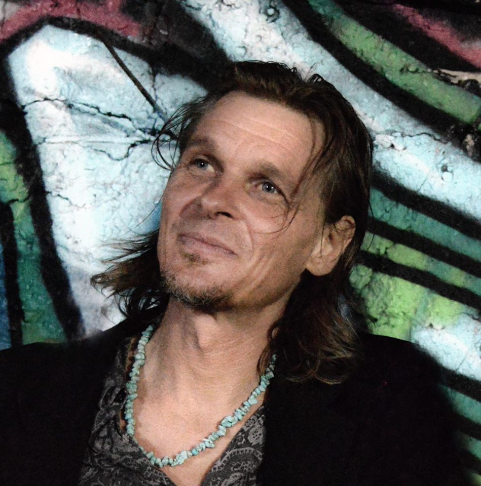 Artists Tell Their Stories: Robert Lighthouse, Singer/Songwriter, Tells ...