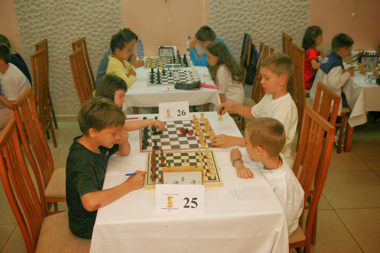 SAH CU ORIZONT 64: "CALUTUL DE FILDES" TURNEU DE SAH PENTRU COPII SI ...