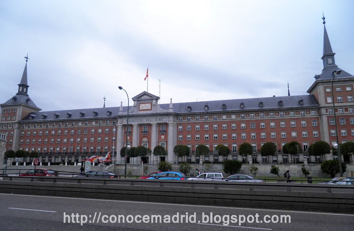 Conocer Madrid: Edificios en Moncloa