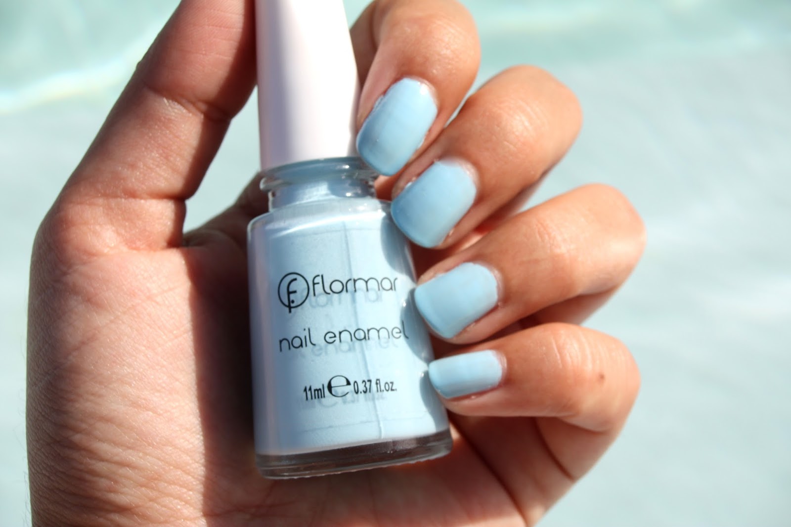 Make-up by Linoa: Baby blue de flormar, ce joli vernis venu d'ailleurs