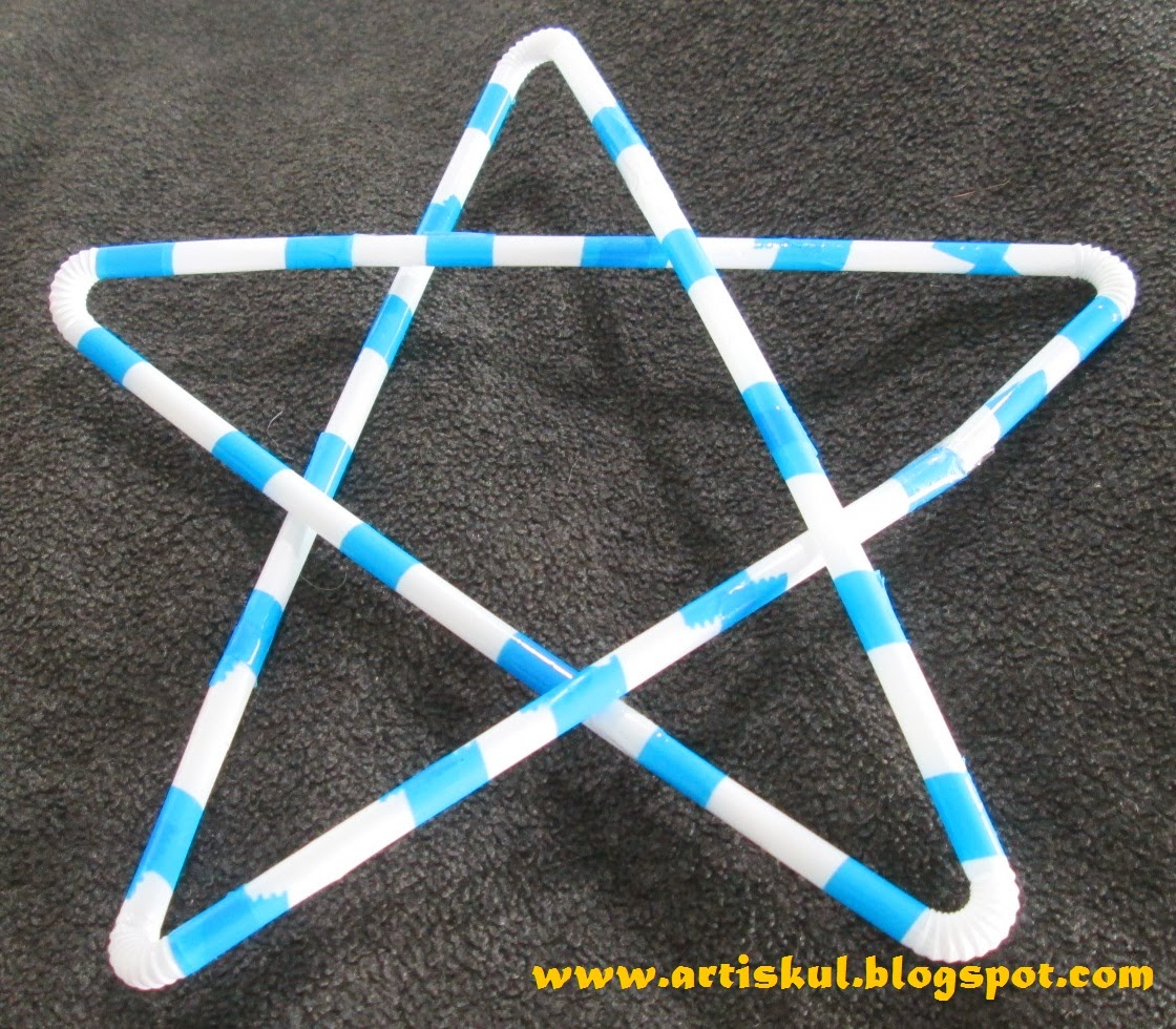 Art School: How To Make a Christmas Star from Drinking Straws