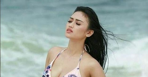 KUMPULAN FOTO MODEL INDONESIA: KUMPULAN FOTO MODEL SEKSI DI PANTAI