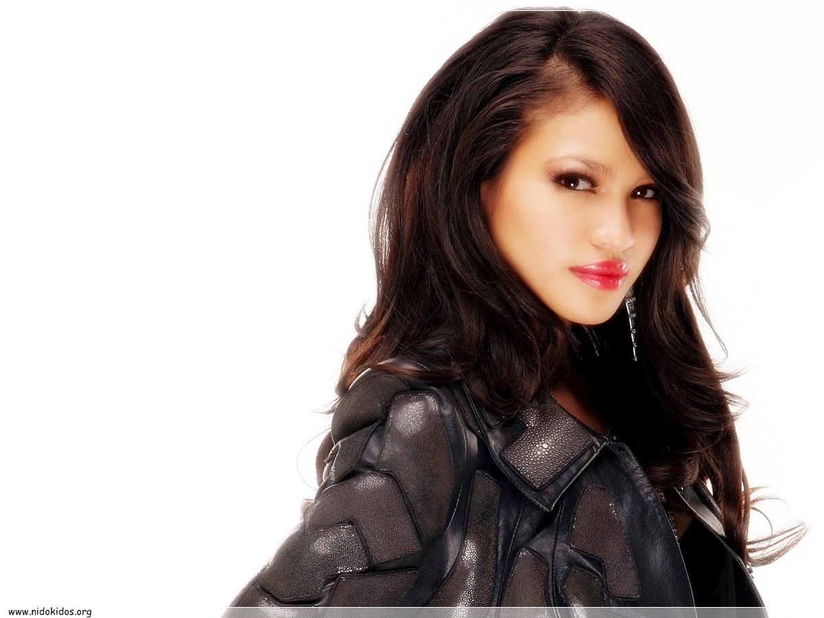 Girls and Angels: Around the world – Best Models and Actresses Collection 4