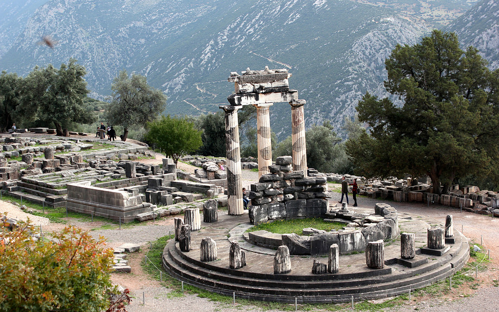 Αρχαία Ελλάς: Το μεγάλο μυστήριο του μαντείου του Απόλλωνα στους Δελφούς