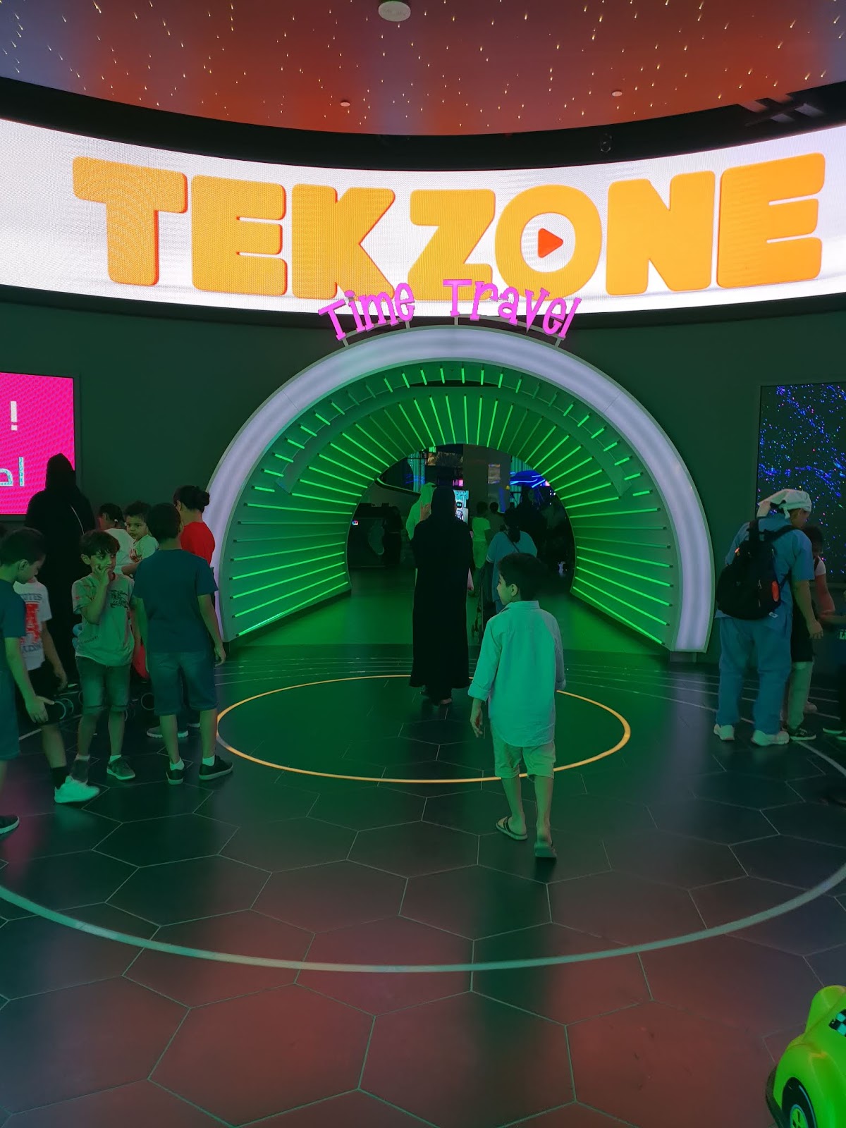 Life in Kuwait Blog: Tek Zone in The Avenues