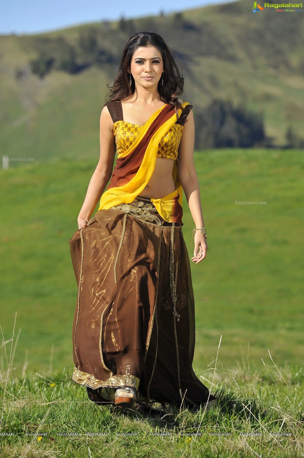 Samantha High Resolution Photos