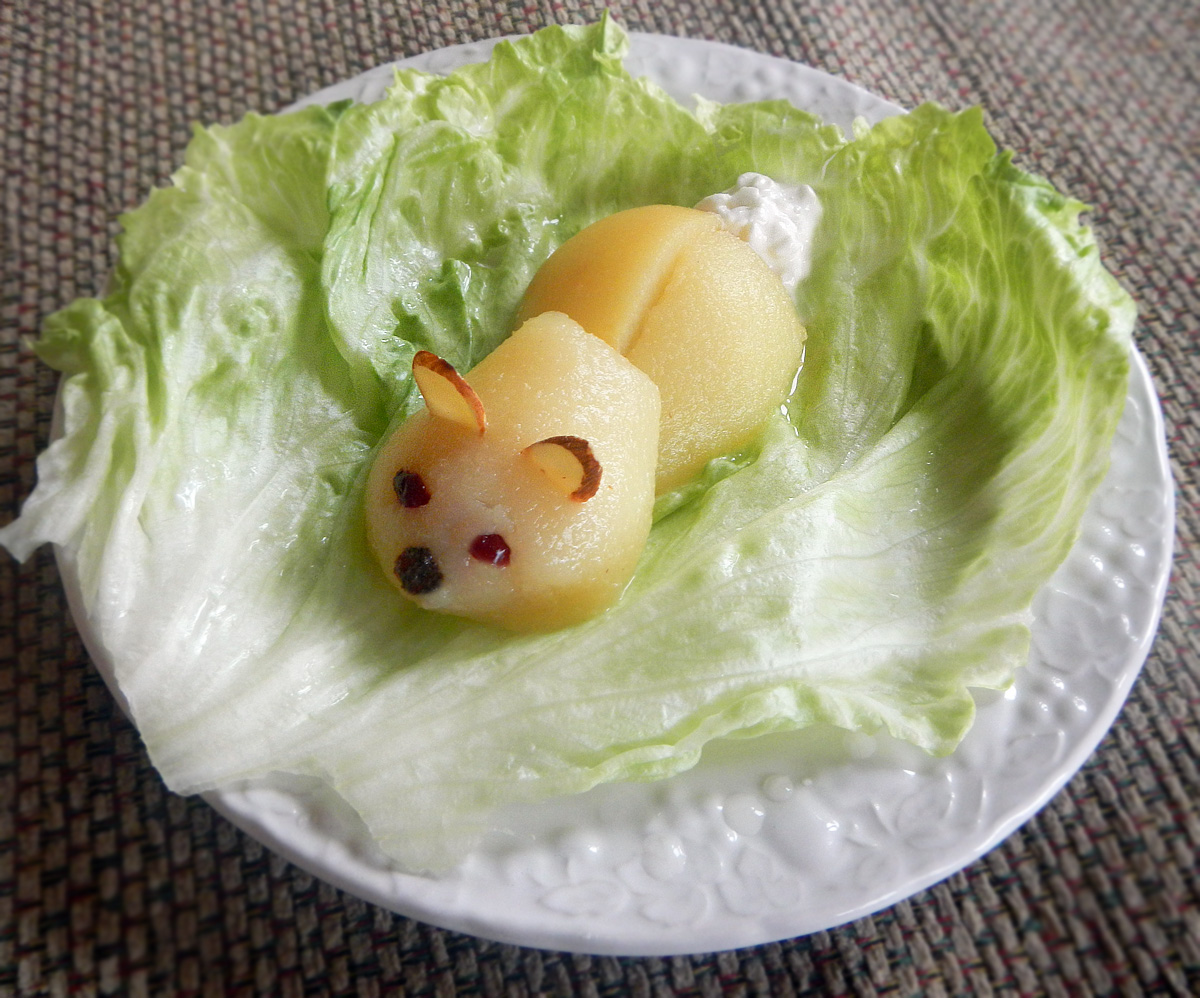 Doreen Grace: Mom's Pear Bunny Salad