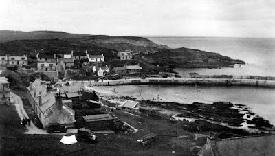 Tour Scotland: Old Photographs Low Town Collieston Scotland