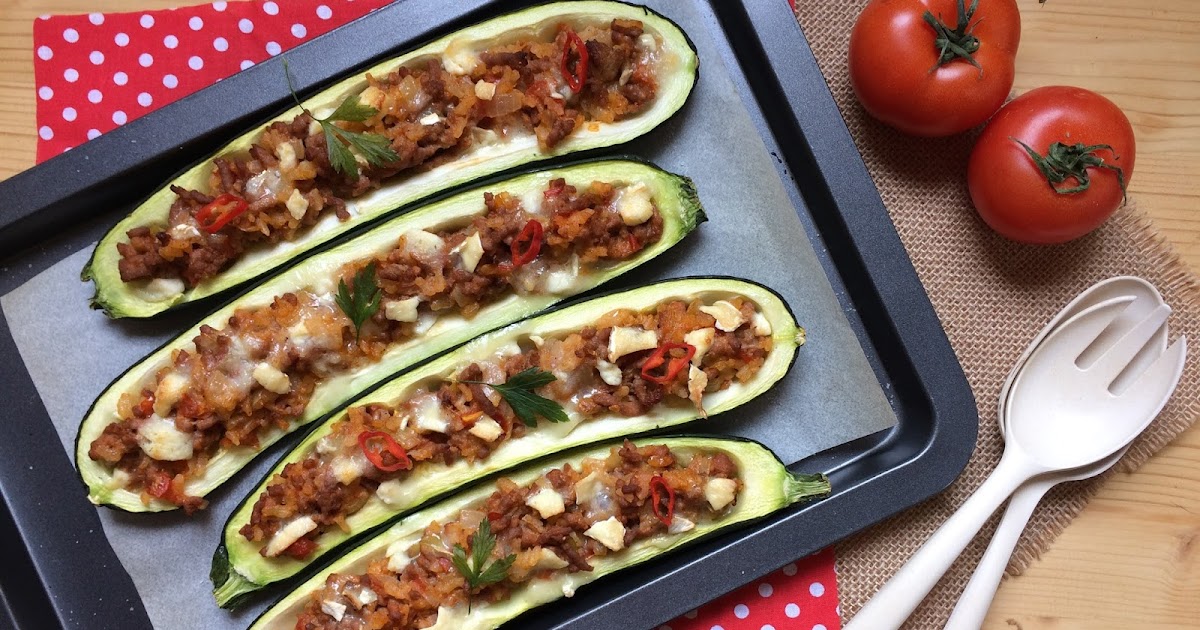 Gemistá (calabacines rellenos de carne y arroz con feta, receta griega ...
