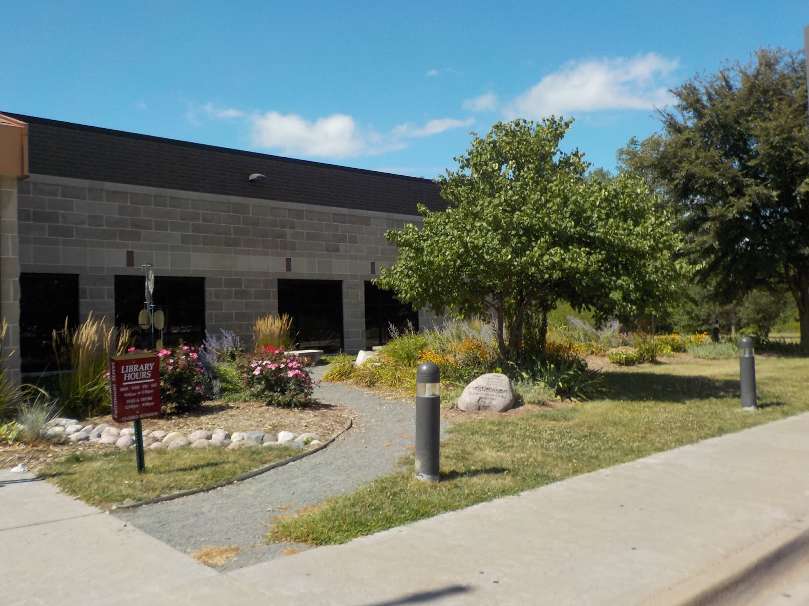 Every Library I Can: 461 The Library, Fairmount Branch, Davenport (Iowa)