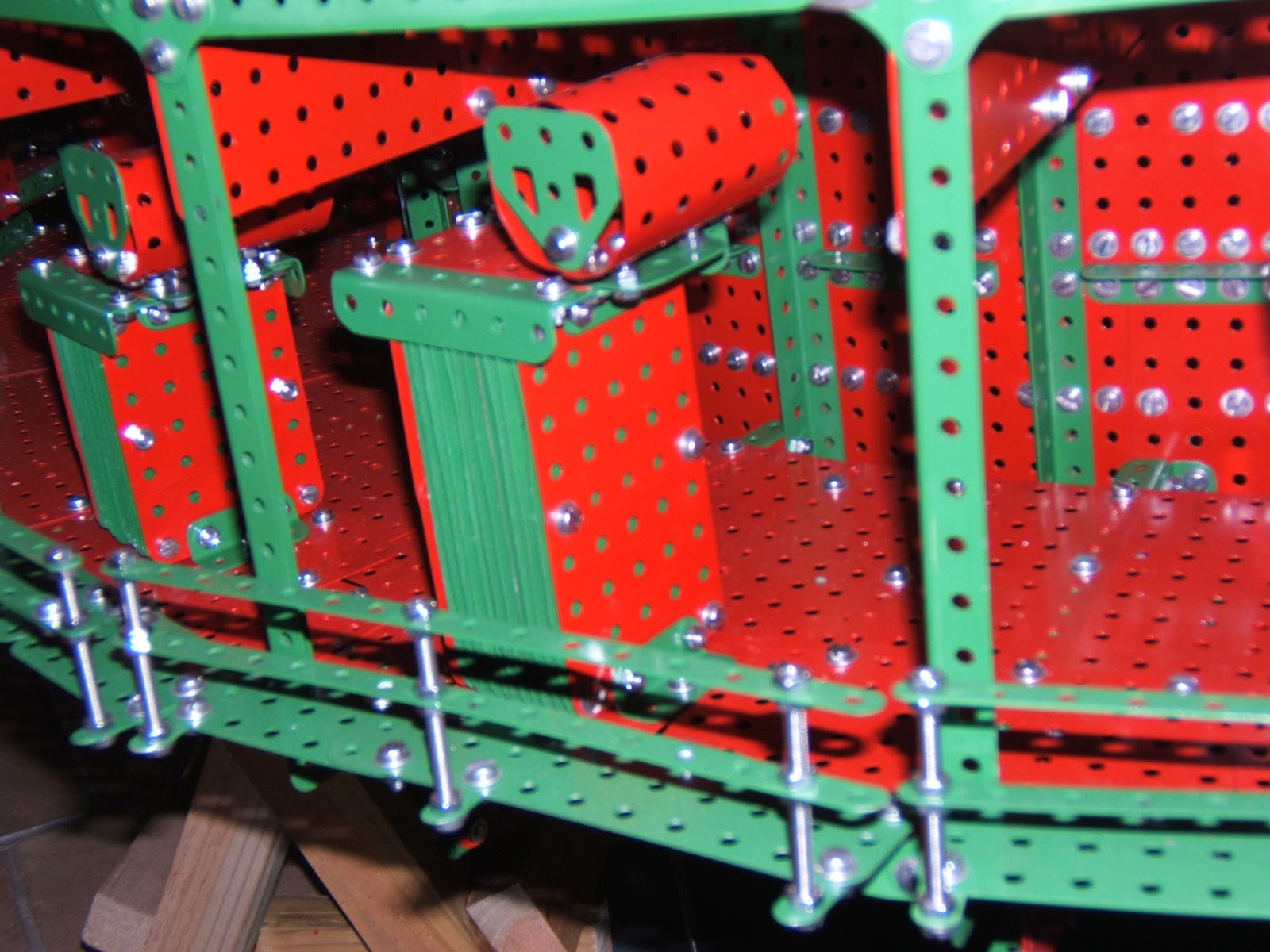 Bagger 288 Giant Meccano Model: Central unit construction